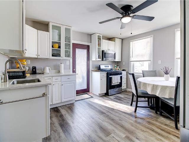 567 Providence St, Warwick, RI 02886 | Compass