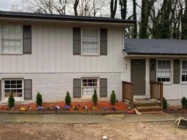 567 Woodland Ln, Lawrenceville, GA 30043