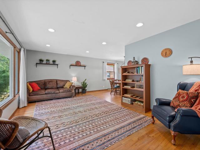 5684 N Milwaukee River Pkwy