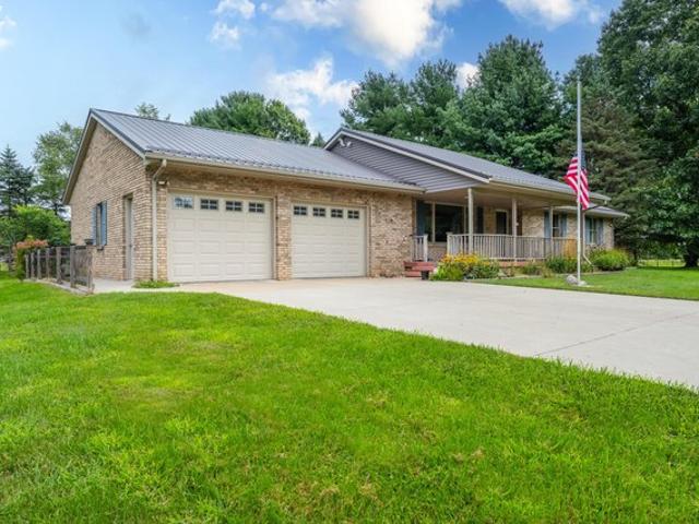 5685 Topanga Dr, Coloma, MI 49038