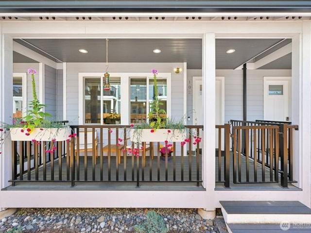 5686 Sunstone Pl Unit 102, Ferndale, WA 98248