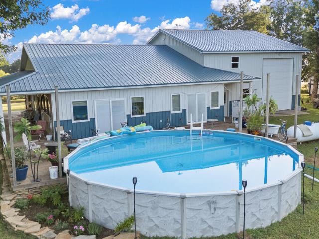 5687 Farm Road 2230
