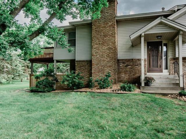 5688 Royal Oaks Dr, Shoreview, MN 55126