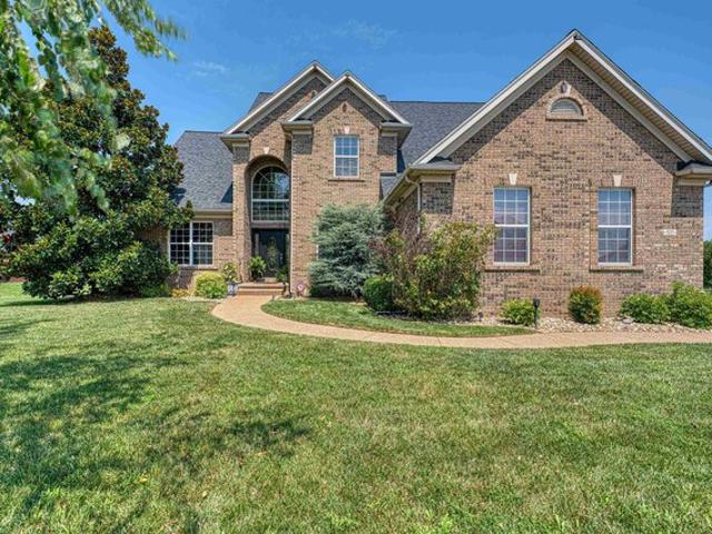 5688 Victoria Bluffs Dr, Newburgh, IN 47630