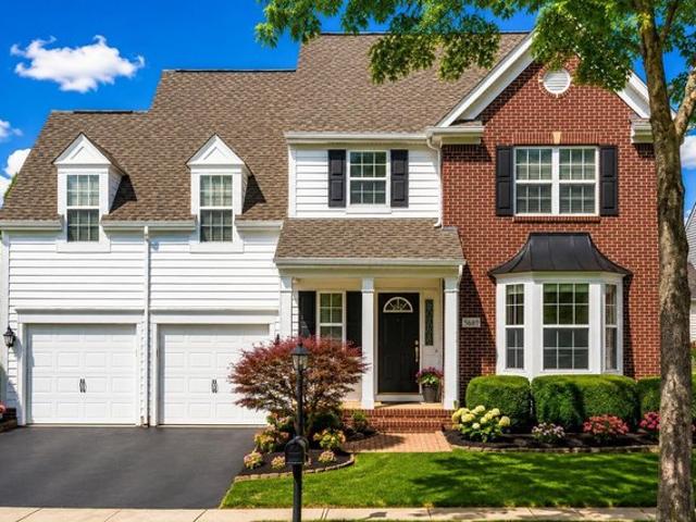 5689 Decker Dr, New Albany, OH 43054