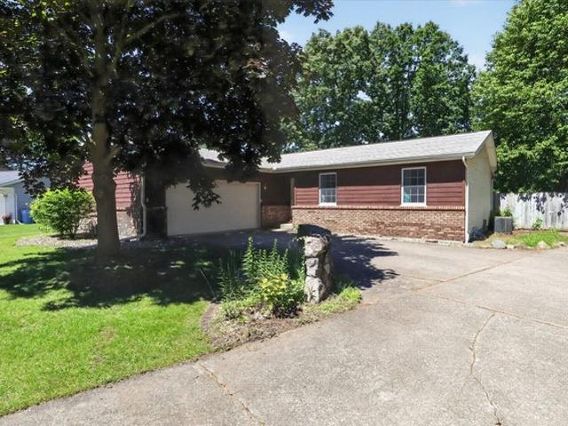 56800 Bow Dr, Three Rivers, MI 49093