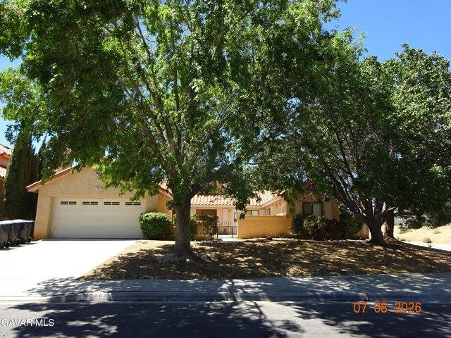 5680 W Avenue L2, Lancaster, CA 93536