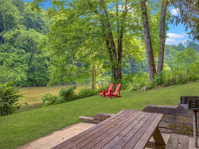 568 Auborn Trivette Road