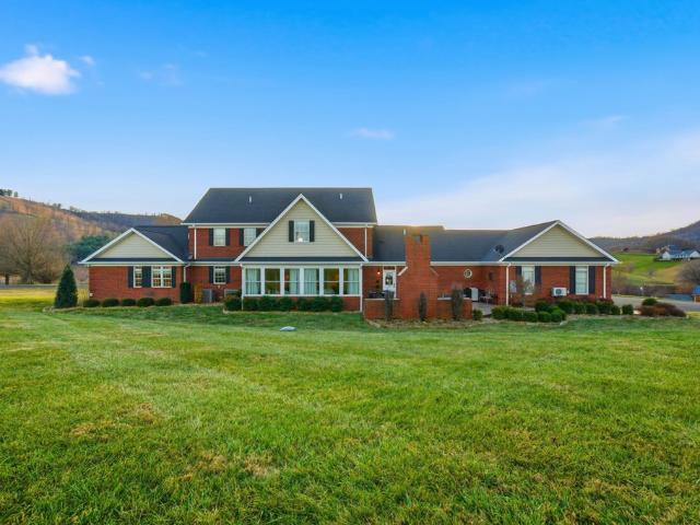 568 Oak Circle Dr
