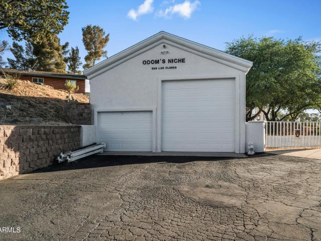 568 N Las Flores Drive