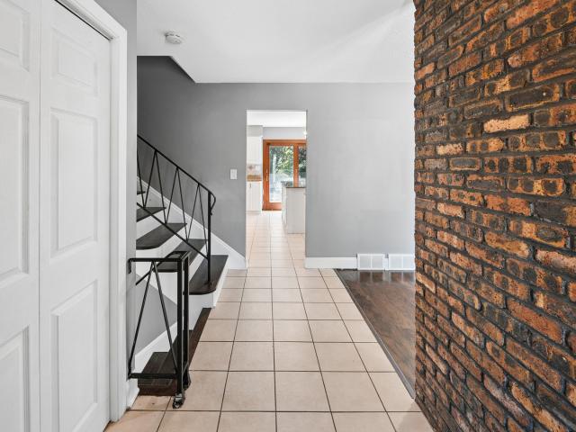 568 N Plamondon Drive