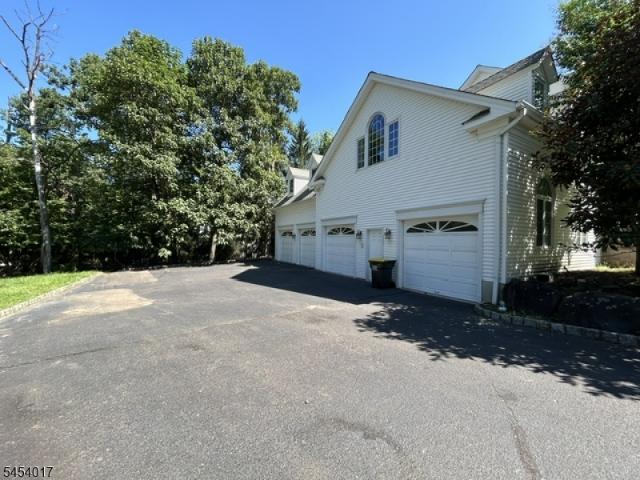 568 Stangle Rd