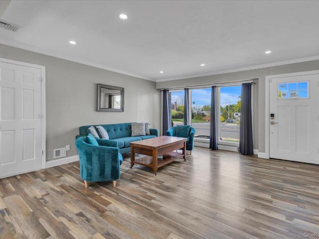 568 Plainview Road