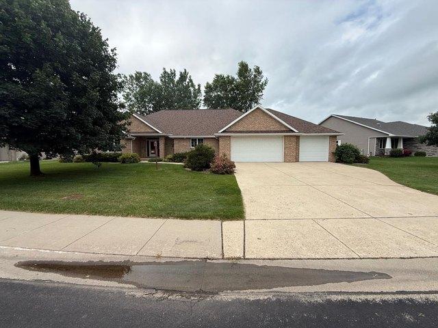 568 Royal St Pats Dr, Wrightstown, WI 54180