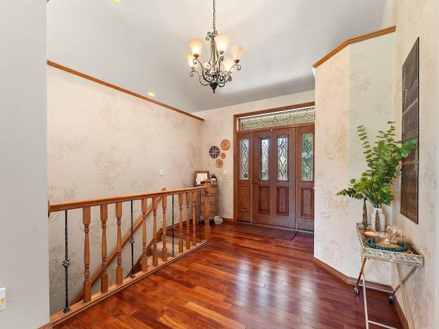 568 royal st pats drive