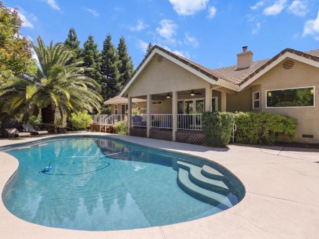 568 River Oaks Drive