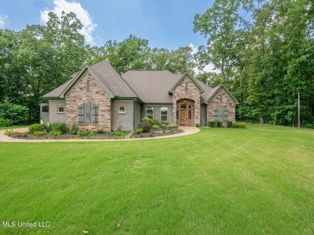 568 Woodford Cv W, Hernando, MS 38632