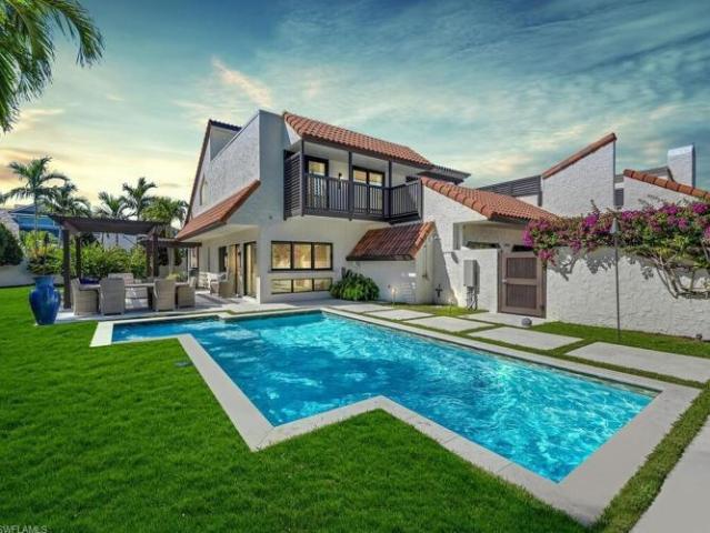 568 Tierra Mar Ln #18, Naples, FL 34108