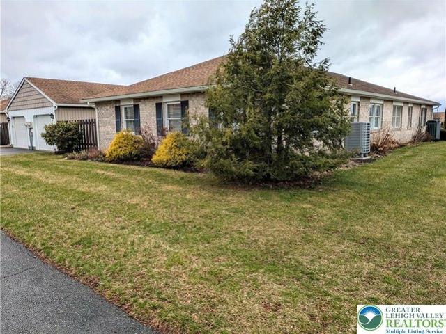 5694 Burning Tree Ln, Macungie, PA 18062