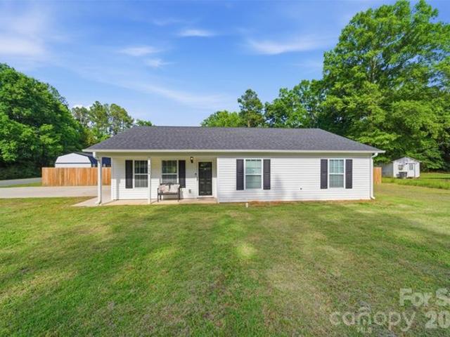 5694 Hillsdale Dr, Fort Lawn, SC 29714