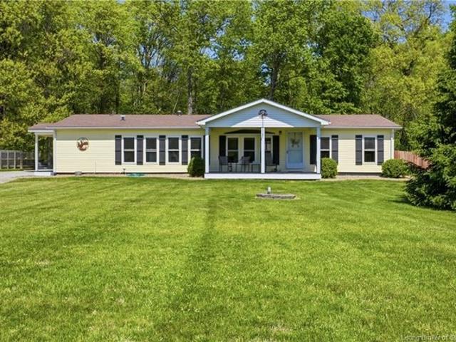 5696 E Priddy Rd, Pekin, IN 47165