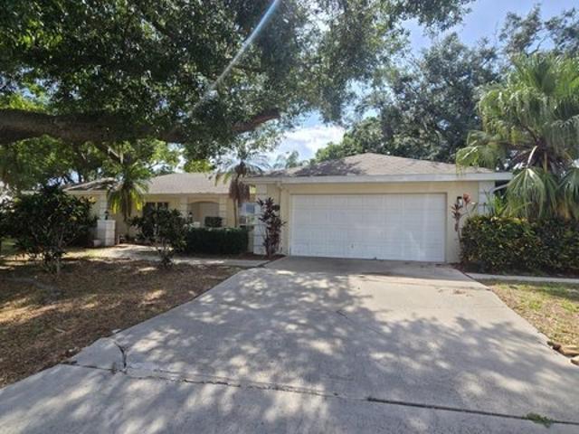 5697 Country Lakes Dr, Sarasota, FL 34243