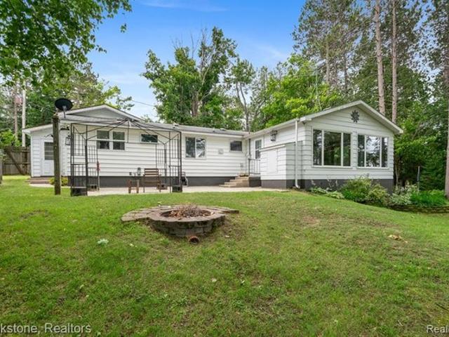 5699 S Smith Rd, Grant Township, MI 49721