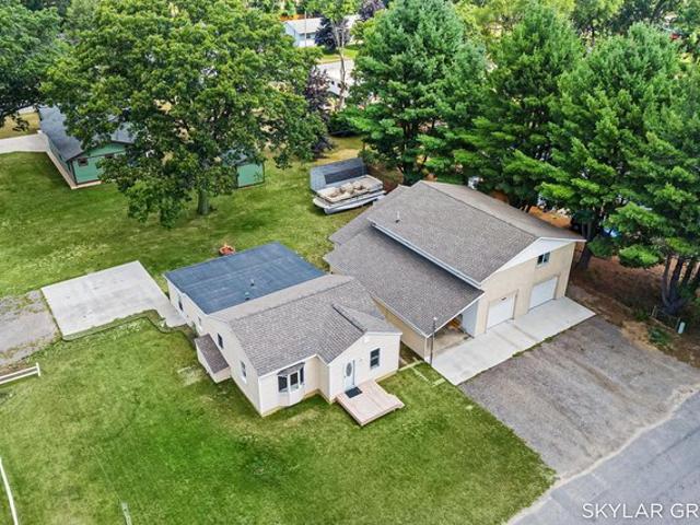 5690/5 Olsen Ave, Muskegon, MI 49442