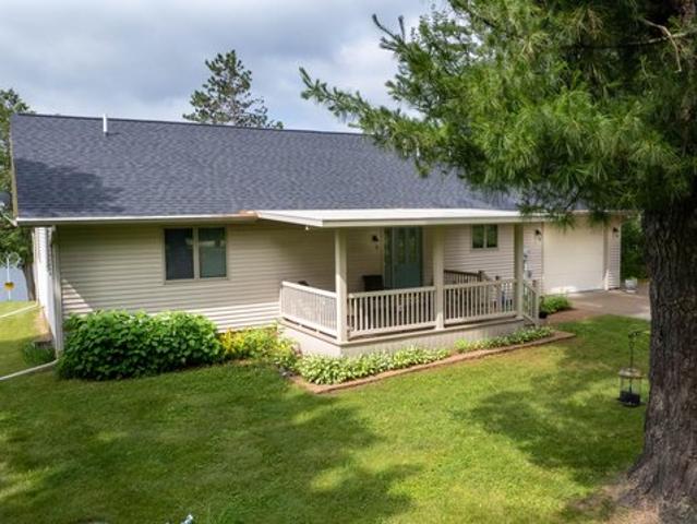 5691 Moulder Dr, Cheboygan, MI 49721