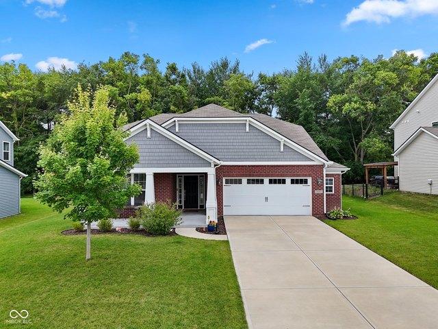 5691 Grosbeak Dr, Greenwood, IN 46143
