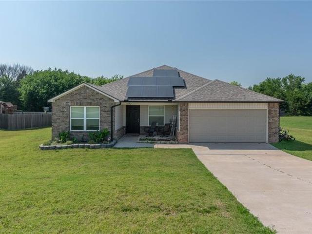 5692 Bent Creek Rd, Shawnee, OK 74804