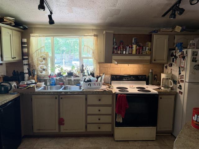 5692 E Loop Road