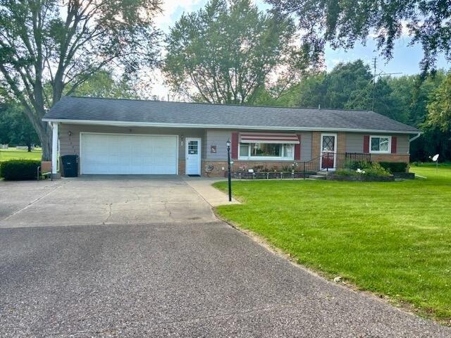 56930 Franklin Dr, Three Rivers, MI 49093