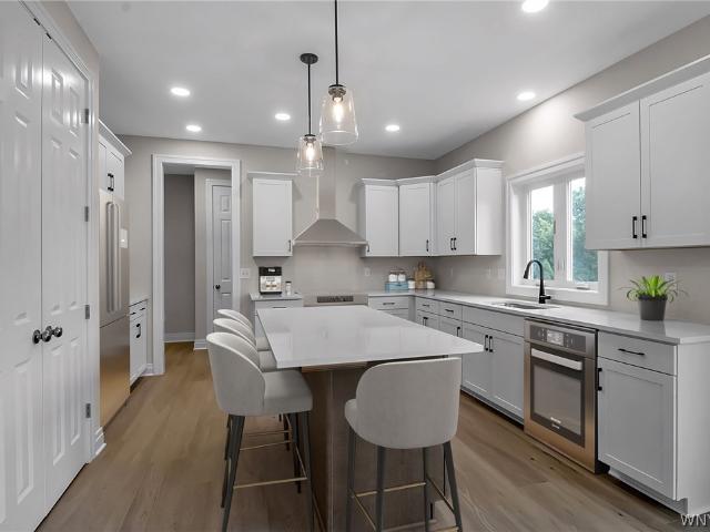 5693 Dorothy Circle