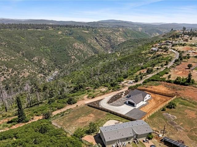 5693 Feather River Pl, Paradise, CA 95969
