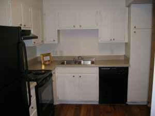 $569 / 1br NO RENT TILL AUGUST 1ST ! 6880 W FAIRFIELD DR map