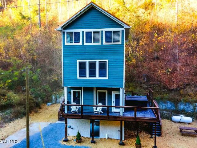 569 Baskins Creek Rd