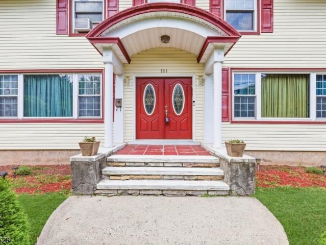 569 Berkeley Ave