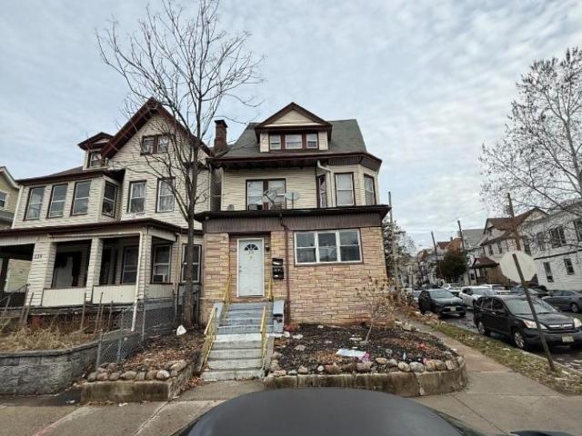 569 Broadway