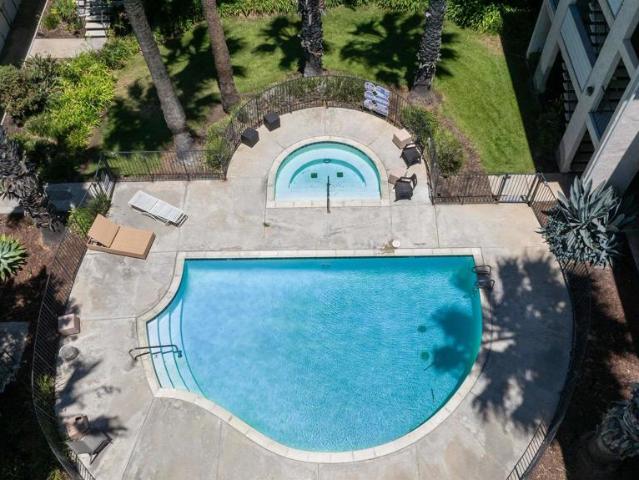 569 E Street 14