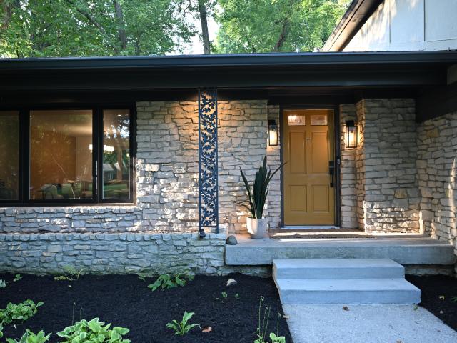 569 King Drive