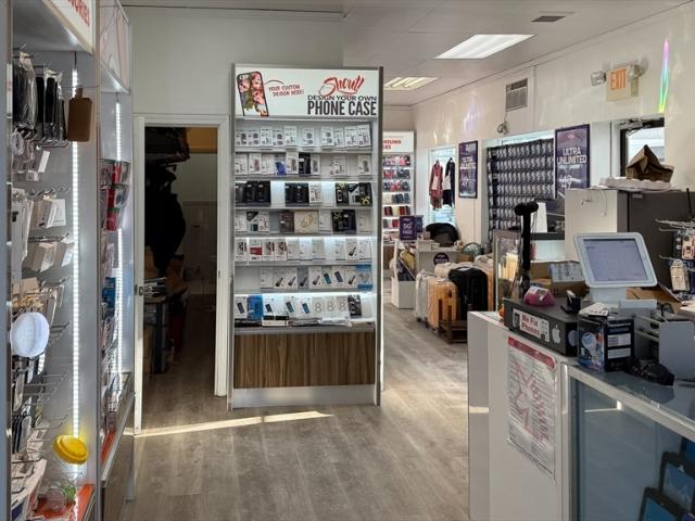 569 Main St # 2