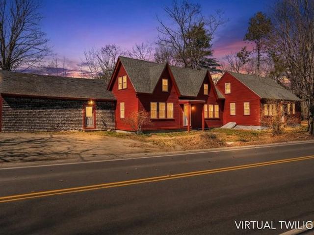 569 Middle Rd, Dresden, ME 04342