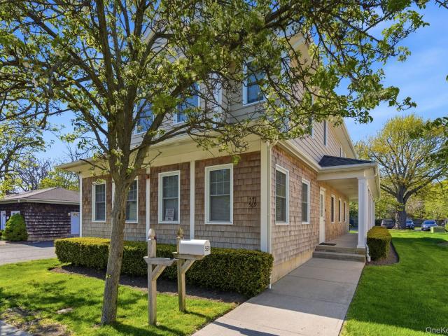 569 Middle Road