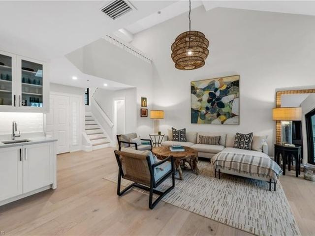 569 Park Shore Dr Unit G5, Naples, FL 34103
