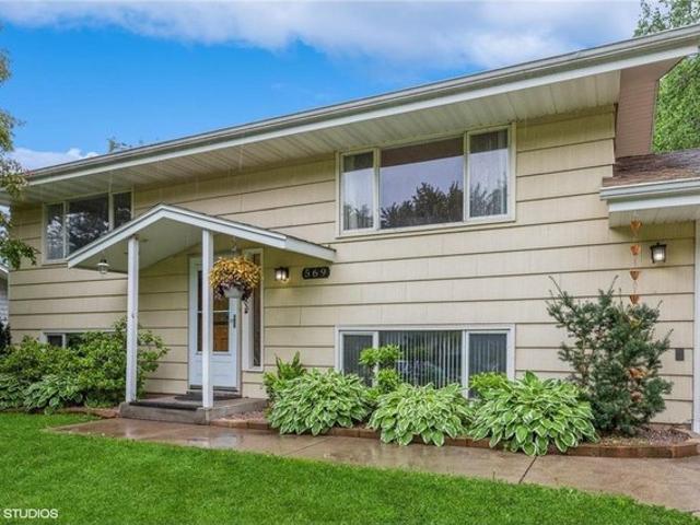569 Riviera Dr, New Brighton, MN 55112
