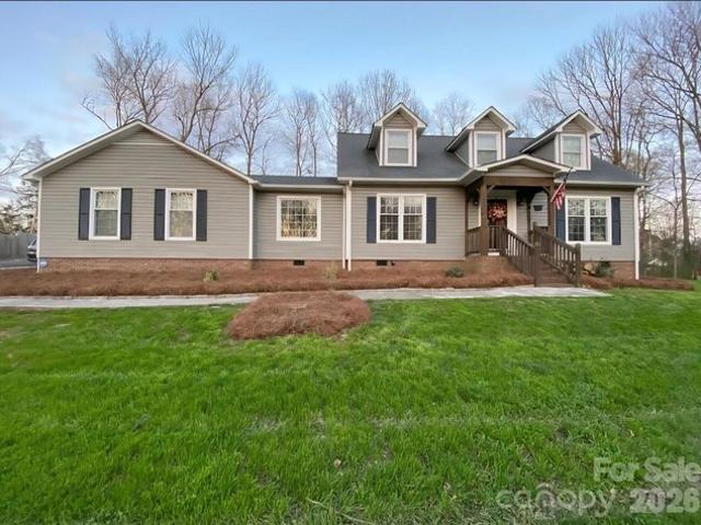 569 Westwood Dr, Kannapolis, NC 28081