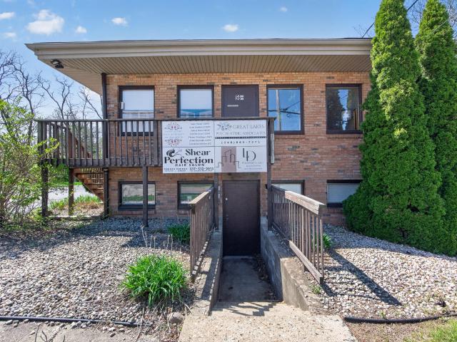 569 Wildwood Avenue # Front Upper Unit