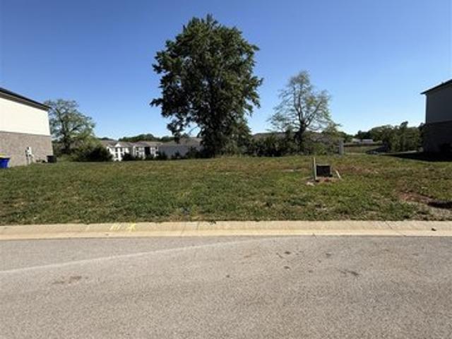 569 Yulan Cir, Bowling Green, KY 42104