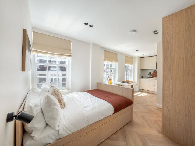 Weymouth Street, London W1G, Studio to rent, £4,333 pcm | PrimeLocation
